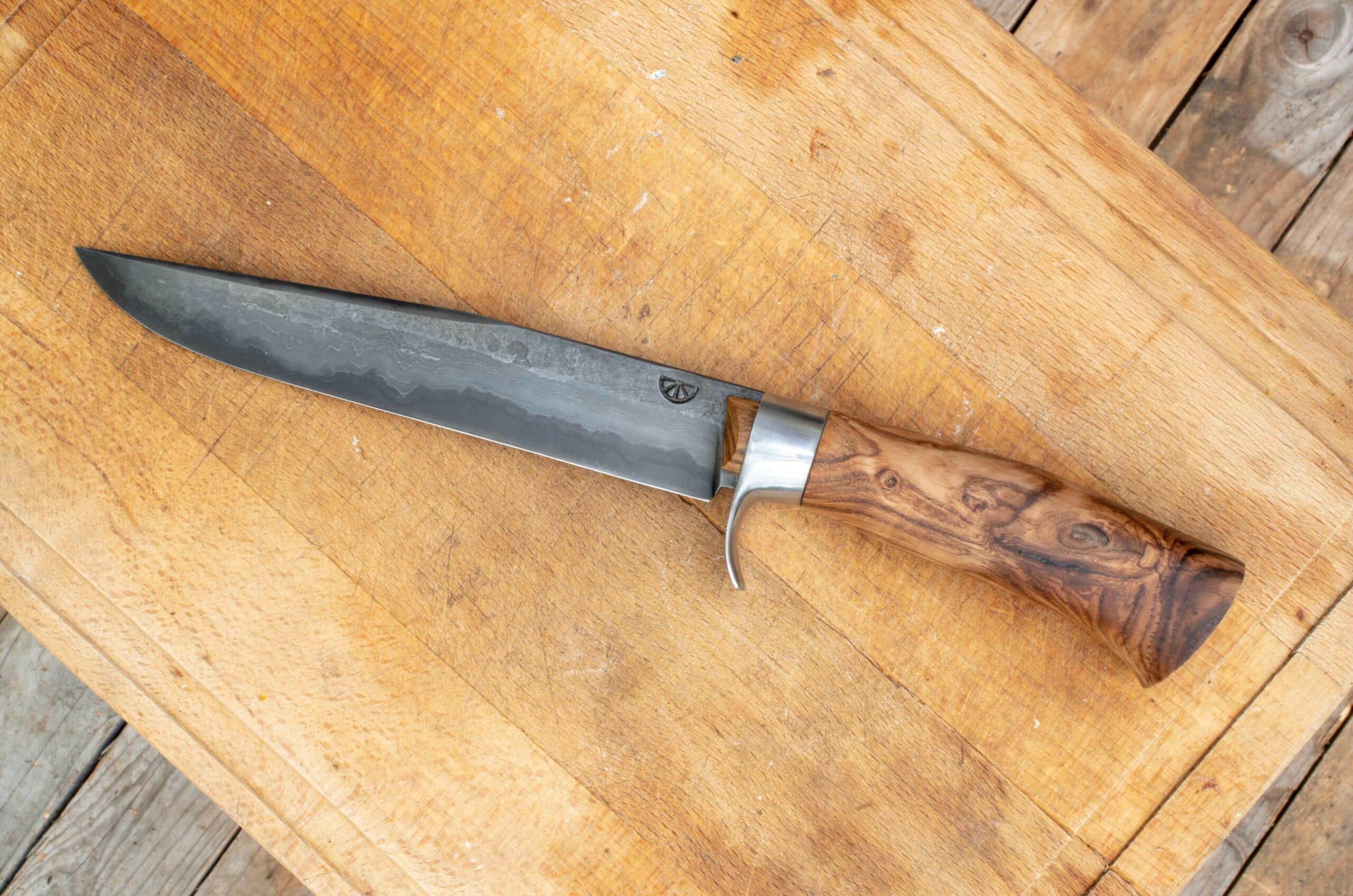 utilitaire chasse 135C3 vieux fer puddlé frene